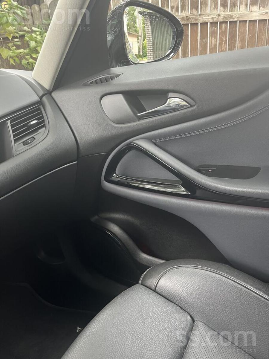 Grey Opel Zafira 2013 in Riga, with an engine capacity of 2.00 L and mileage of 238 thousand km for 6950 €, photo 15 on AUTOMOTO.COM.LV
