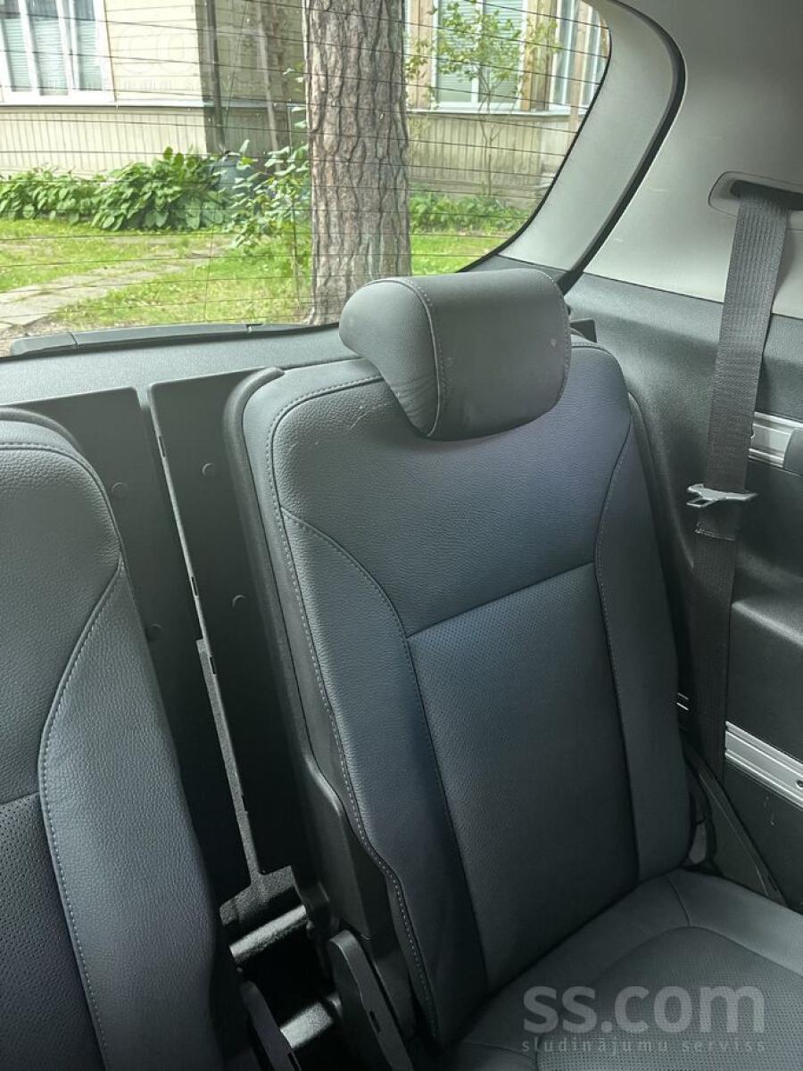 Grey Opel Zafira 2013 in Riga, with an engine capacity of 2.00 L and mileage of 238 thousand km for 6950 €, photo 18 on AUTOMOTO.COM.LV