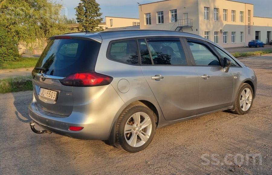 Pelēks Opel Zafira 2013 Aizkraukle, ar dzinēja tilpumu 2.00 L un nobraukumu 232 tūkst. km par 6374 €, foto 3 vietnē AUTOMOTO.COM.LV