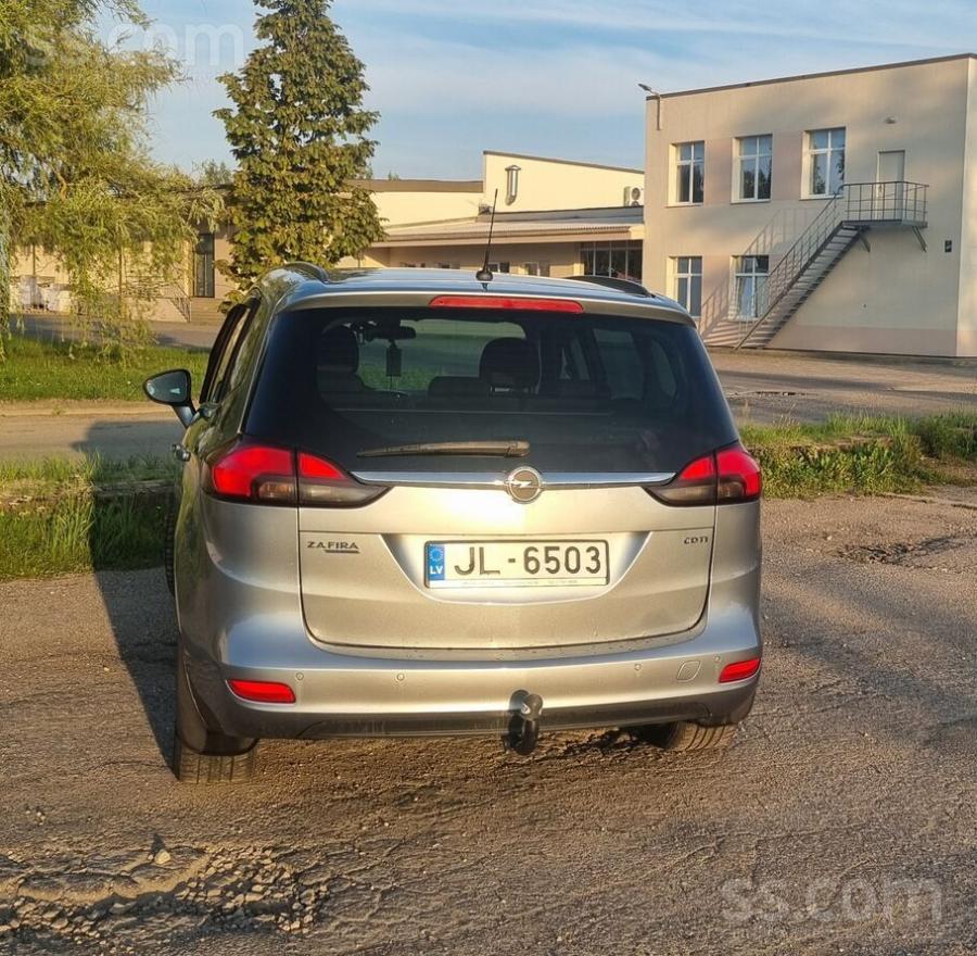 Pelēks Opel Zafira 2013 Aizkraukle, ar dzinēja tilpumu 2.00 L un nobraukumu 232 tūkst. km par 6374 €, foto 4 vietnē AUTOMOTO.COM.LV