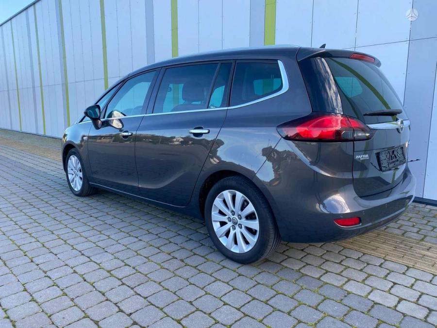 Pelēks Opel Zafira 2013 Raseiniai, ar dzinēja tilpumu 1.91 L un nobraukumu 153 tūkst. km par 4900 €, foto 4 vietnē AUTOMOTO.COM.LV