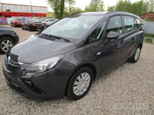 Grey Opel Zafira 2014 in Daugavpils, with an engine capacity of 2.00 L and mileage of 236 thousand km for 3100 €, photo 1 on AUTOMOTO.COM.LV