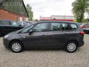 Grey Opel Zafira 2014 in Daugavpils, with an engine capacity of 2.00 L and mileage of 236 thousand km for 3100 €, photo 2 on AUTOMOTO.COM.LV