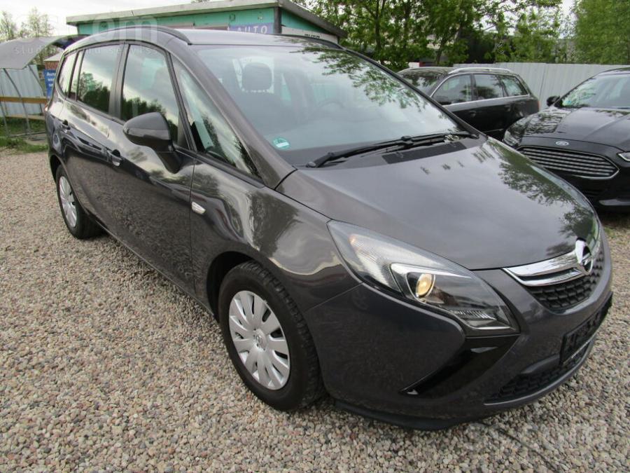 Grey Opel Zafira 2014 in Daugavpils, with an engine capacity of 2.00 L and mileage of 236 thousand km for 3100 €, photo 7 on AUTOMOTO.COM.LV