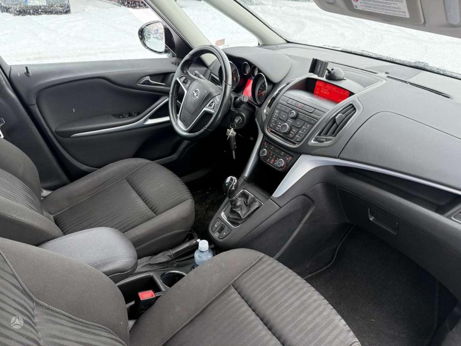 Pelēks Opel Zafira 2014 Ukmergė, ar dzinēja tilpumu 1.60 L un nobraukumu 290 tūkst. km par 4500 €, foto 10 vietnē AUTOMOTO.COM.LV