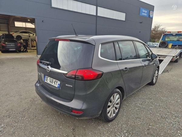 Pelēks Opel Zafira 2014 Tauragė, ar dzinēja tilpumu 1.60 L un nobraukumu 250 tūkst. km par 3200 €, foto 3 vietnē AUTOMOTO.COM.LV