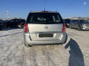 Pelēks Opel Zafira 2014 Viļņa, ar dzinēja tilpumu 1.80 L un nobraukumu 156 tūkst. km par 3899 €, foto 4 vietnē AUTOMOTO.COM.LV