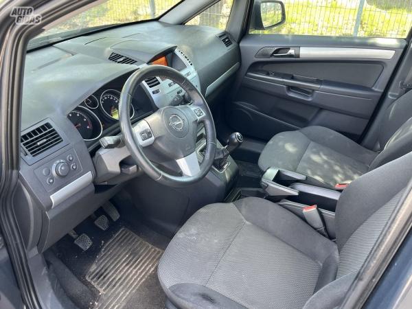 Grey Opel Zafira 2014 in Marijampole, with an engine capacity of 1.70 L and mileage of 276 thousand km for 3550 €, photo 10 on AUTOMOTO.COM.LV