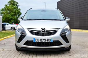 Grey Opel Zafira 2014 in Kretinga, with an engine capacity of 2.00 L and mileage of 227 thousand km for 5650 €, photo 5 on AUTOMOTO.COM.LV