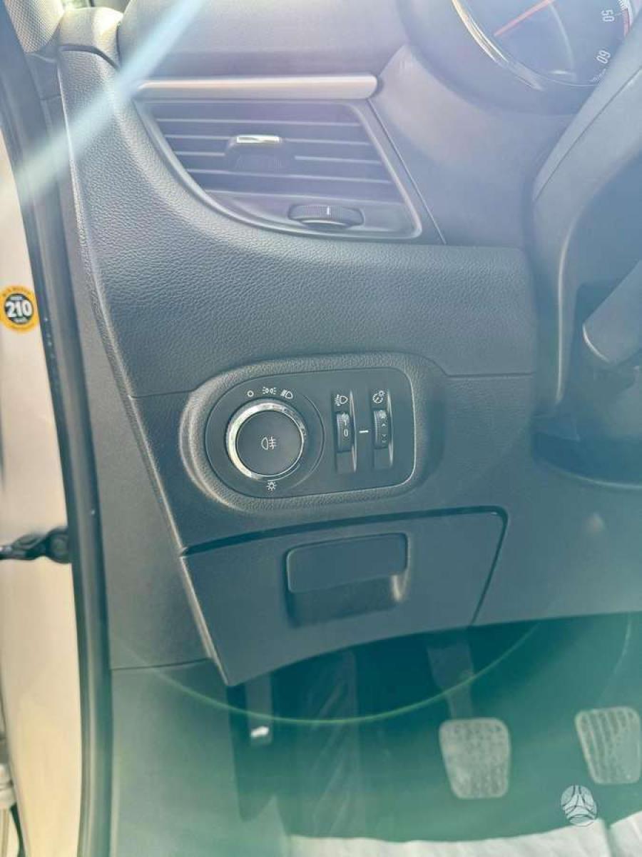 Pelēks Opel Zafira 2014 Kauņa, ar dzinēja tilpumu 1.60 L un nobraukumu 249 tūkst. km par 4690 €, foto 19 vietnē AUTOMOTO.COM.LV