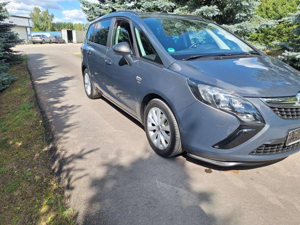 Pelēks Opel Zafira 2014 Utena, ar dzinēja tilpumu 1.60 L un nobraukumu 162 tūkst. km par 4900 €, foto 3 vietnē AUTOMOTO.COM.LV