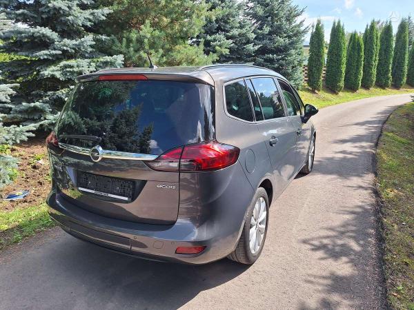Pelēks Opel Zafira 2014 Utena, ar dzinēja tilpumu 1.60 L un nobraukumu 162 tūkst. km par 4900 €, foto 4 vietnē AUTOMOTO.COM.LV