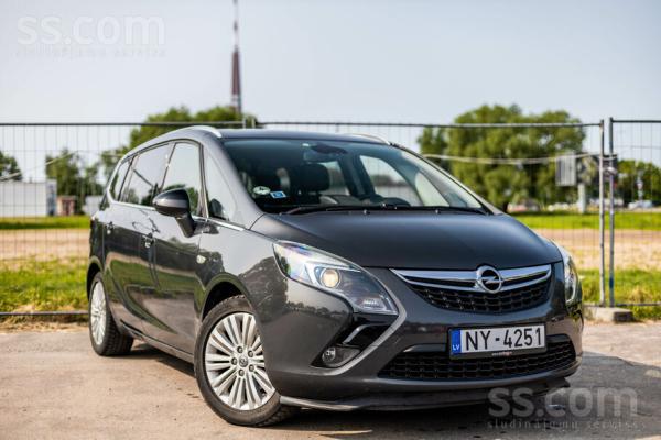 Grey Opel Zafira 2015 in Riga, with an engine capacity of 1.60 L and mileage of 220 thousand km for 7990 €, photo 2 on AUTOMOTO.COM.LV
