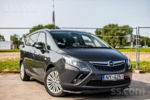 Grey Opel Zafira 2015 in Riga, with an engine capacity of 1.60 L and mileage of 220 thousand km for 7990 €, photo 2 on AUTOMOTO.COM.LV