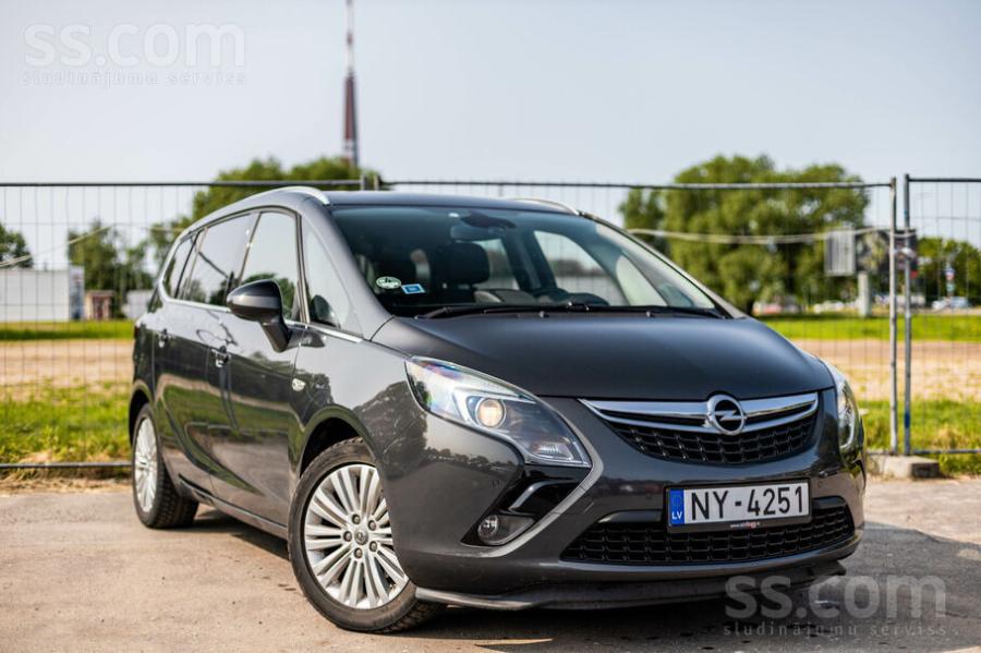 Grey Opel Zafira 2015 in Riga, with an engine capacity of 1.60 L and mileage of 220 thousand km for 7990 €, photo 2 on AUTOMOTO.COM.LV