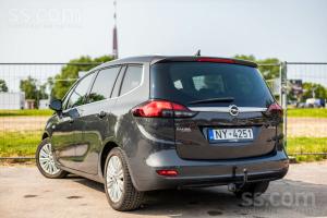 Grey Opel Zafira 2015 in Riga, with an engine capacity of 1.60 L and mileage of 220 thousand km for 7990 €, photo 7 on AUTOMOTO.COM.LV