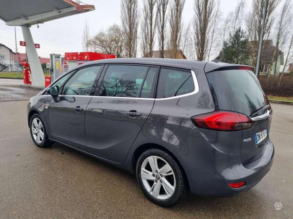 Pelēks Opel Zafira 2015 Tauragė, ar dzinēja tilpumu 1.60 L un nobraukumu 260 tūkst. km par 5000 €, foto 2 vietnē AUTOMOTO.COM.LV