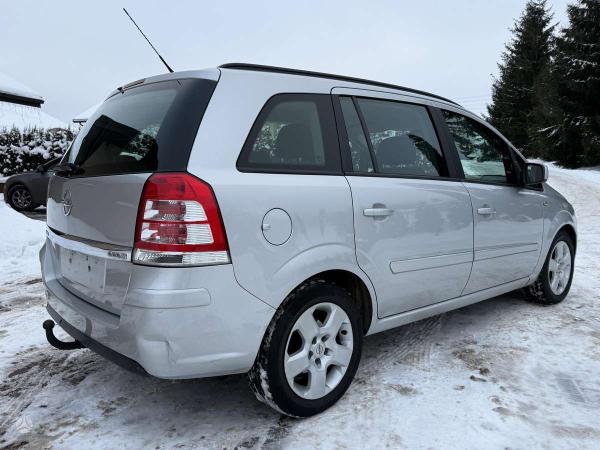 Grey Opel Zafira 2015 in Utena, with an engine capacity of 1.70 L and mileage of 275 thousand km for 3350 €, photo 4 on AUTOMOTO.COM.LV