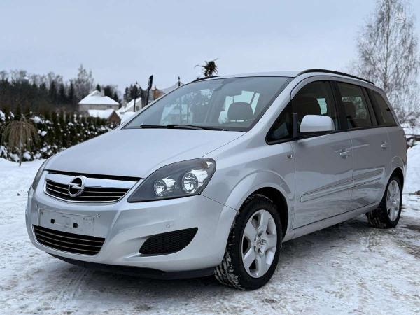 Grey Opel Zafira 2015 in Utena, with an engine capacity of 1.70 L and mileage of 275 thousand km for 3350 €, photo 9 on AUTOMOTO.COM.LV