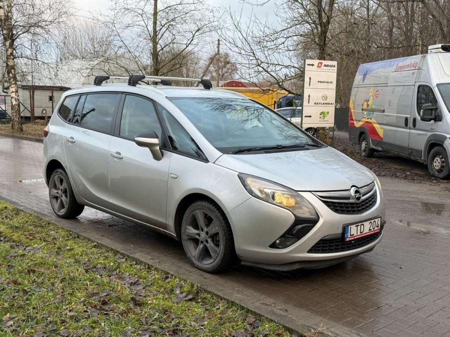 Pelēks Opel Zafira 2015 Kauņa, ar dzinēja tilpumu 1.96 L un nobraukumu 287 tūkst. km par 4500 €, foto 3 vietnē AUTOMOTO.COM.LV