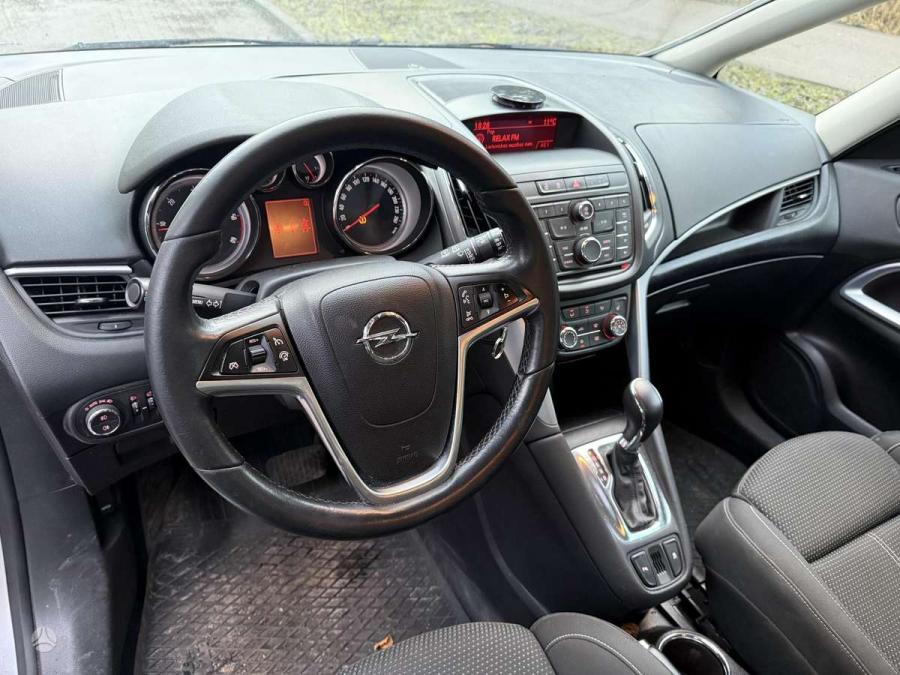 Pelēks Opel Zafira 2015 Kauņa, ar dzinēja tilpumu 1.96 L un nobraukumu 287 tūkst. km par 4500 €, foto 10 vietnē AUTOMOTO.COM.LV
