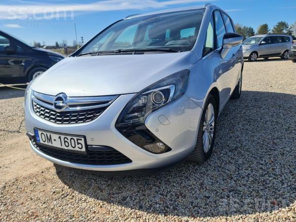 Pelēks Opel Zafira 2015 Cēsis, ar dzinēja tilpumu 2.00 L un nobraukumu 254 tūkst. km par 6550 €, foto 2 vietnē AUTOMOTO.COM.LV
