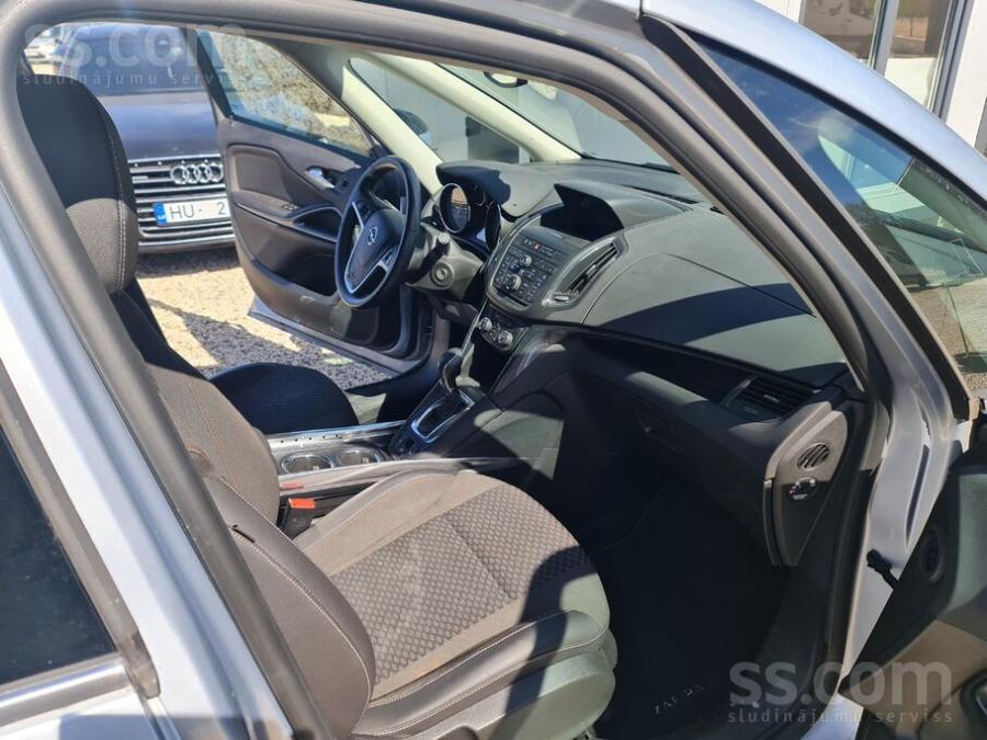 Pelēks Opel Zafira 2015 Cēsis, ar dzinēja tilpumu 2.00 L un nobraukumu 254 tūkst. km par 6550 €, foto 14 vietnē AUTOMOTO.COM.LV