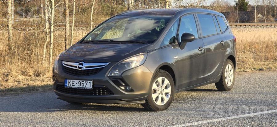 Grey Opel Zafira 2015 in Riga, with an engine capacity of 1.40 L and mileage of 136 thousand km for 7400 €, photo 1 on AUTOMOTO.COM.LV