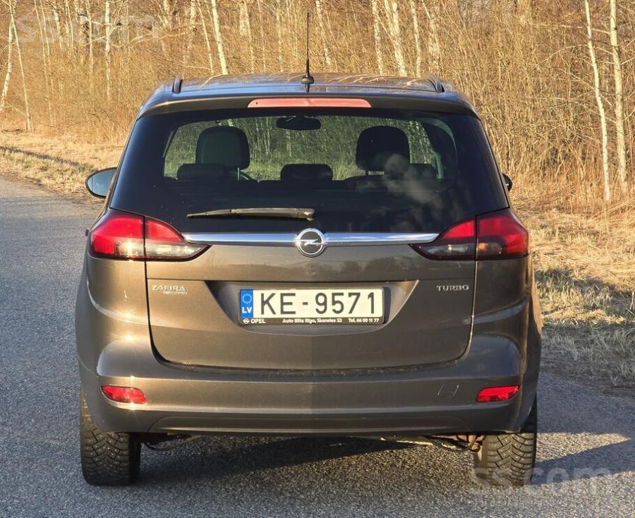 Grey Opel Zafira 2015 in Riga, with an engine capacity of 1.40 L and mileage of 136 thousand km for 7400 €, photo 7 on AUTOMOTO.COM.LV