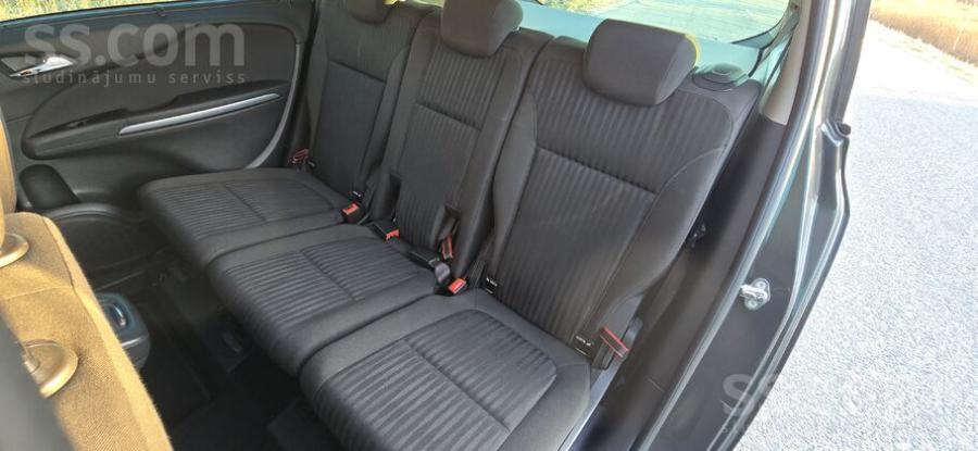 Grey Opel Zafira 2015 in Riga, with an engine capacity of 1.40 L and mileage of 136 thousand km for 7400 €, photo 13 on AUTOMOTO.COM.LV
