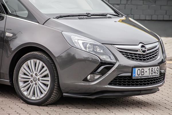 Grey Opel Zafira 2015 in Riga, with an engine capacity of 1.60 L and mileage of 185 thousand km for 7790 €, photo 7 on AUTOMOTO.COM.LV