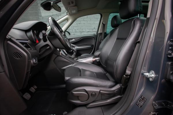 Grey Opel Zafira 2015 in Riga, with an engine capacity of 1.60 L and mileage of 185 thousand km for 7790 €, photo 10 on AUTOMOTO.COM.LV