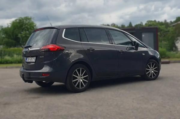 Grey Opel Zafira 2015 in Jelgava, with an engine capacity of 1.40 L and mileage of 158 thousand km for 5500 €, photo 5 on AUTOMOTO.COM.LV