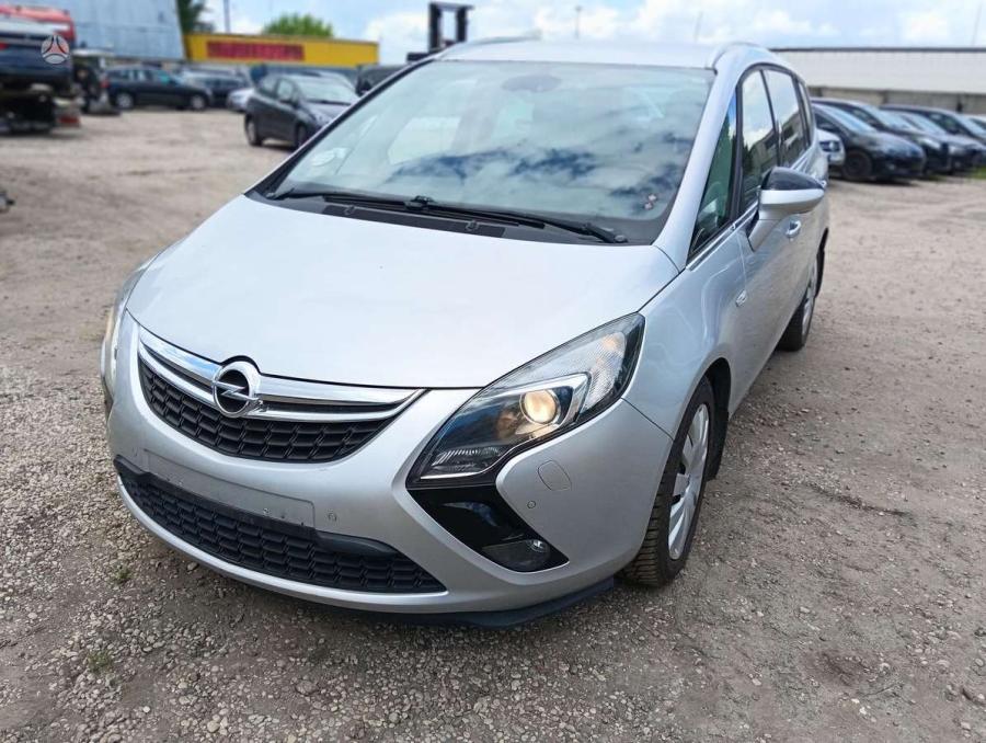 Grey Opel Zafira 2015 in Marijampole, with an engine capacity of 1.36 L and mileage of 220 thousand km for 3800 €, photo 1 on AUTOMOTO.COM.LV