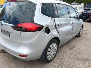 Grey Opel Zafira 2015 in Marijampole, with an engine capacity of 1.36 L and mileage of 220 thousand km for 3800 €, photo 8 on AUTOMOTO.COM.LV