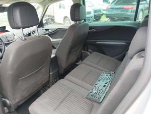 Grey Opel Zafira 2015 in Marijampole, with an engine capacity of 1.36 L and mileage of 220 thousand km for 3800 €, photo 14 on AUTOMOTO.COM.LV