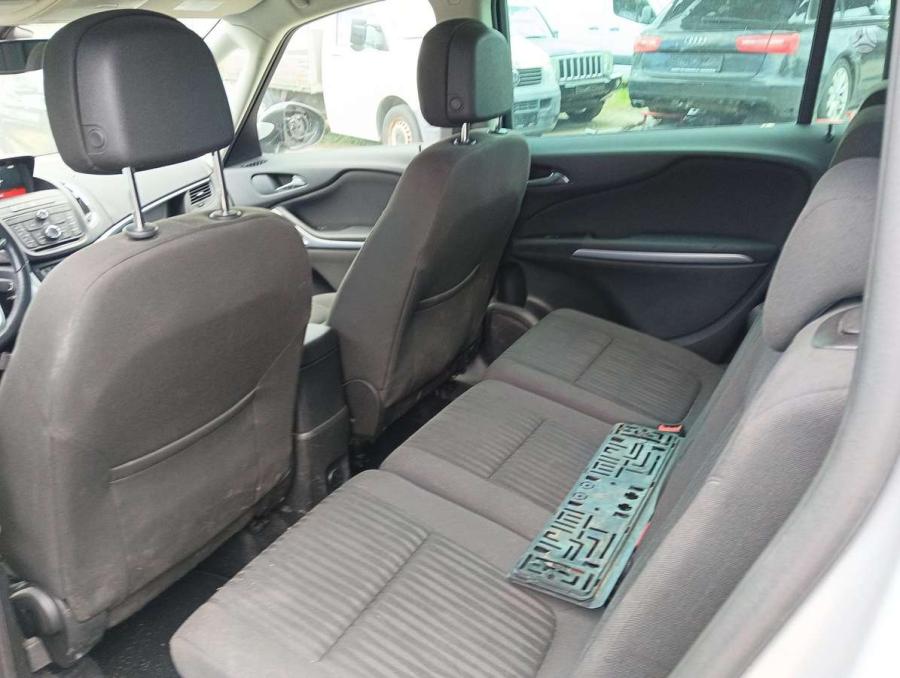 Grey Opel Zafira 2015 in Marijampole, with an engine capacity of 1.36 L and mileage of 220 thousand km for 3800 €, photo 14 on AUTOMOTO.COM.LV
