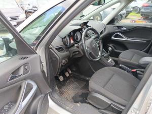 Grey Opel Zafira 2015 in Marijampole, with an engine capacity of 1.36 L and mileage of 220 thousand km for 3800 €, photo 15 on AUTOMOTO.COM.LV