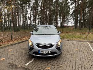 Grey Opel Zafira 2015 in Riga, with an engine capacity of 1.60 L and mileage of 201 thousand km for 5700 €, photo 4 on AUTOMOTO.COM.LV