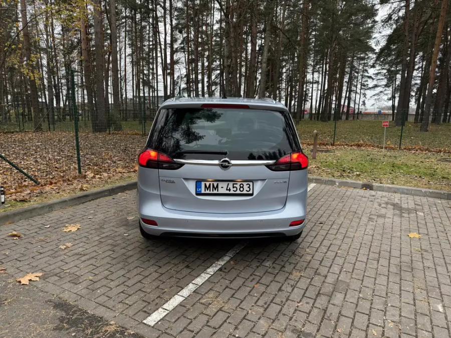 Grey Opel Zafira 2015 in Riga, with an engine capacity of 1.60 L and mileage of 201 thousand km for 5700 €, photo 7 on AUTOMOTO.COM.LV