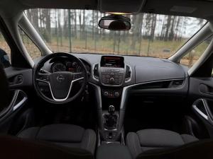 Grey Opel Zafira 2015 in Riga, with an engine capacity of 1.60 L and mileage of 201 thousand km for 5700 €, photo 8 on AUTOMOTO.COM.LV