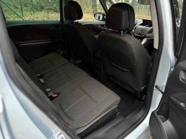Grey Opel Zafira 2015 in Riga, with an engine capacity of 1.60 L and mileage of 201 thousand km for 5700 €, photo 10 on AUTOMOTO.COM.LV