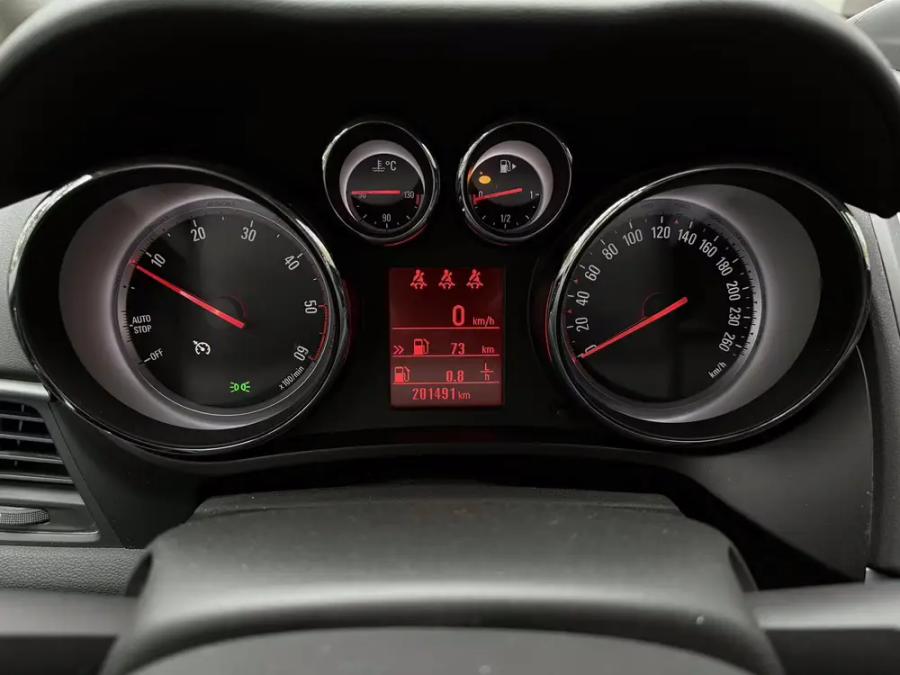Grey Opel Zafira 2015 in Riga, with an engine capacity of 1.60 L and mileage of 201 thousand km for 5700 €, photo 13 on AUTOMOTO.COM.LV