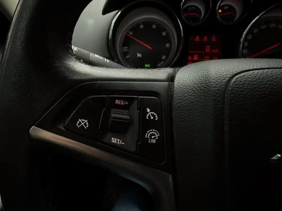 Grey Opel Zafira 2015 in Riga, with an engine capacity of 1.60 L and mileage of 201 thousand km for 5700 €, photo 15 on AUTOMOTO.COM.LV