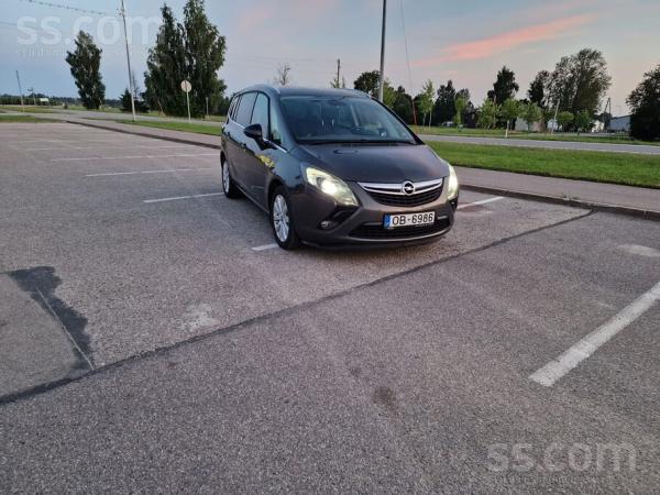 Grey Opel Zafira 2015 in Riga, with an engine capacity of 2.00 L and mileage of 299 thousand km for 6200 €, photo 2 on AUTOMOTO.COM.LV