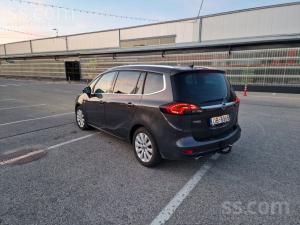 Grey Opel Zafira 2015 in Riga, with an engine capacity of 2.00 L and mileage of 299 thousand km for 6200 €, photo 5 on AUTOMOTO.COM.LV