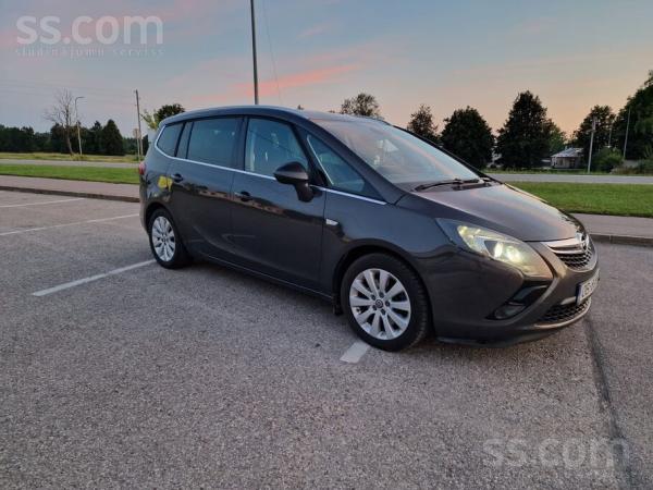 Grey Opel Zafira 2015 in Riga, with an engine capacity of 2.00 L and mileage of 299 thousand km for 6200 €, photo 5 on AUTOMOTO.COM.LV