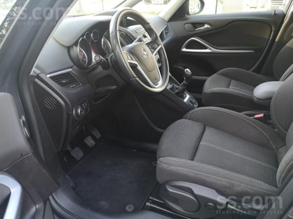 Grey Opel Zafira 2015 in Riga, with an engine capacity of 2.00 L and mileage of 0 thousand km for 5790 €, photo 10 on AUTOMOTO.COM.LV