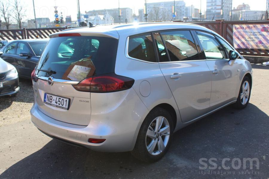 Grey Opel Zafira 2015 in Liepaja, with an engine capacity of 1.60 L and mileage of 252 thousand km for 5500 €, photo 5 on AUTOMOTO.COM.LV