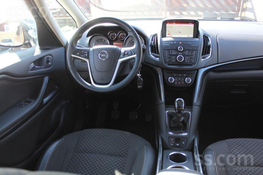 Grey Opel Zafira 2015 in Liepaja, with an engine capacity of 1.60 L and mileage of 252 thousand km for 5500 €, photo 10 on AUTOMOTO.COM.LV
